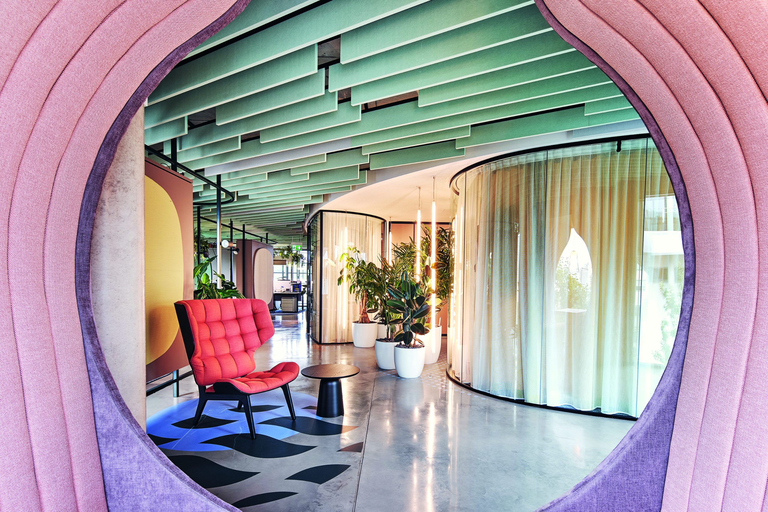 Cheers - bestworkspaces.com