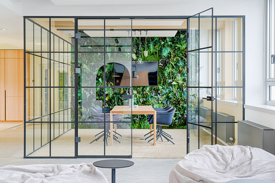 Mellow Yellow - bestworkspaces.com